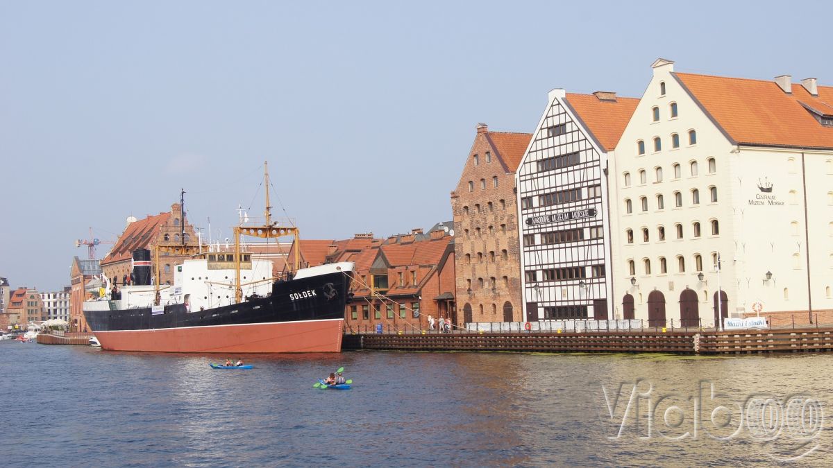 Explore Poland: Bay of Gdańsk Road Trip Adventure