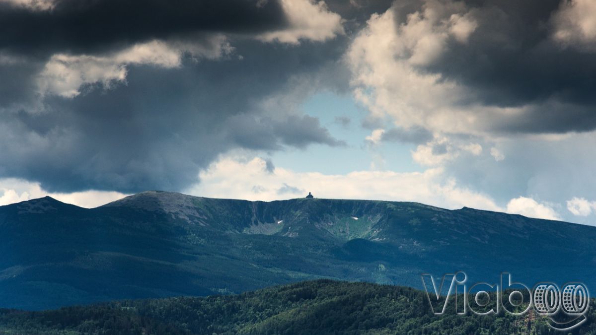 Explore Table Mountains – Best Drive in Poland